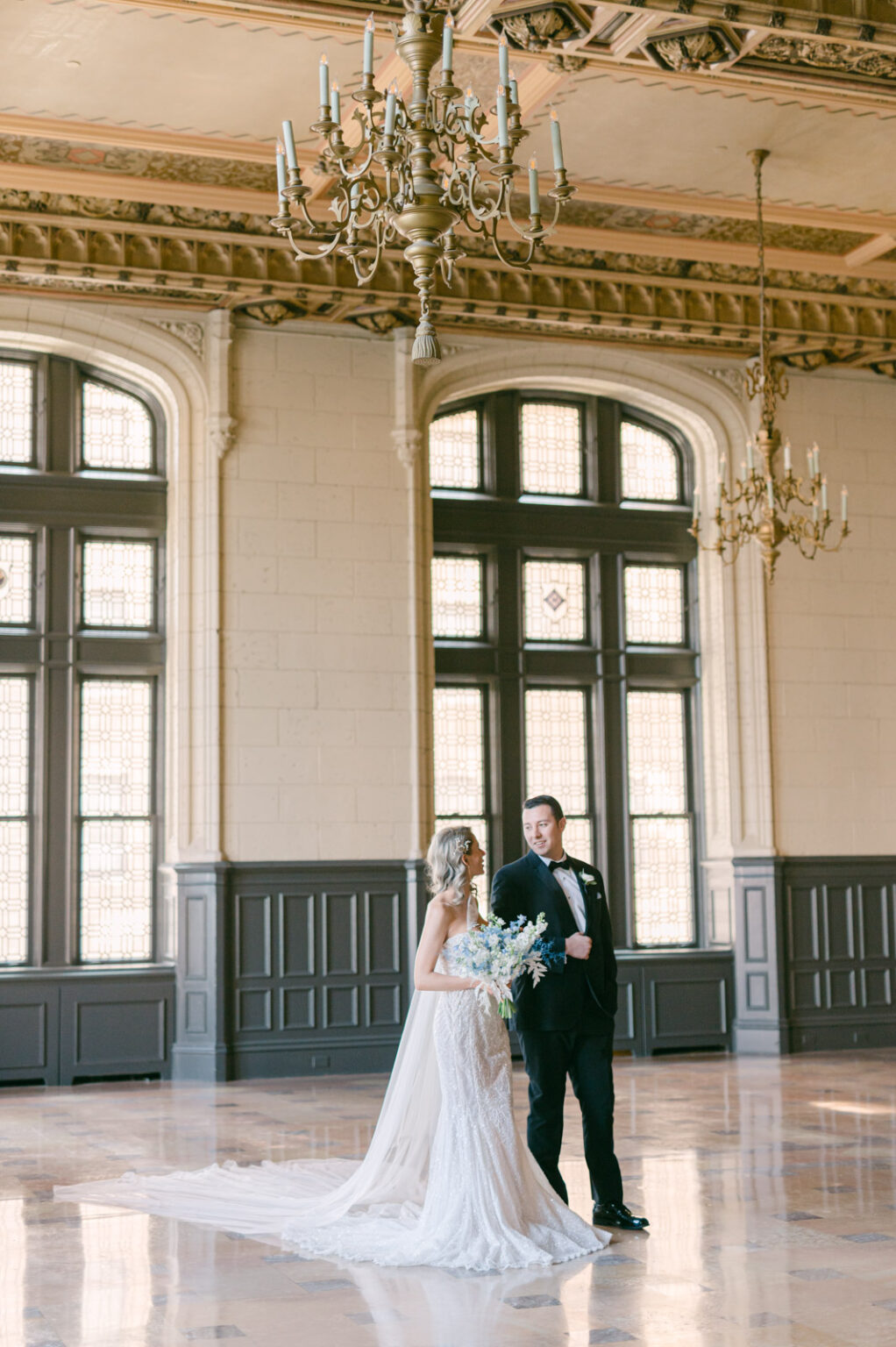Karinne & Jared | Elegant Century Club Photos - Destination & Kansas ...